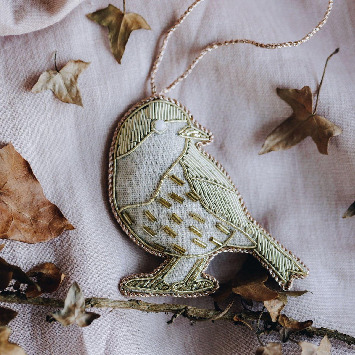 Beaded Robin Tree Decoration – honeybee blooms